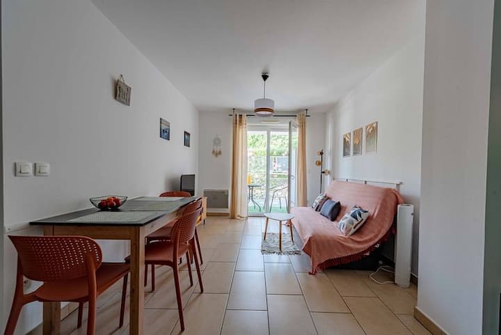 Calme Au Rdc Avec Terrasse Protégée + Parking - Perpignan