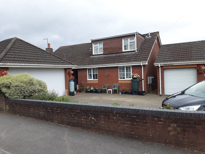 King Bedroom, En-suite +Cooked Breakfast, Parking - Filton