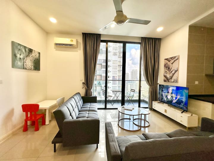 Rare D’pristine 4 Bedroom Condo - Jurong East