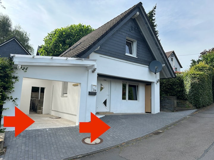 Charmantes Tiny Haus + Carport | Küche | Eingang - Waldbröl