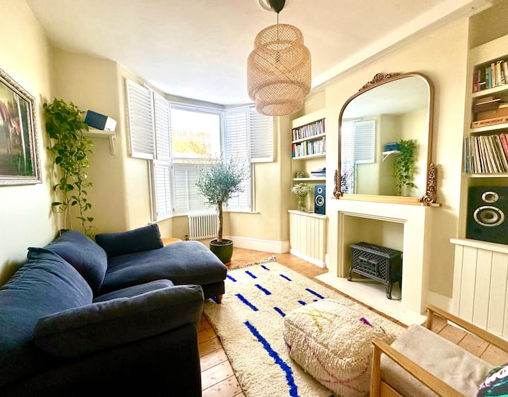 Beautiful Victorian Maisonette With Private Garden - Stratford