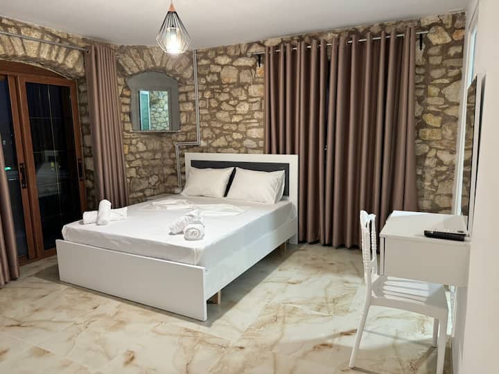 Double Room With Balcony&seaview - Saranda