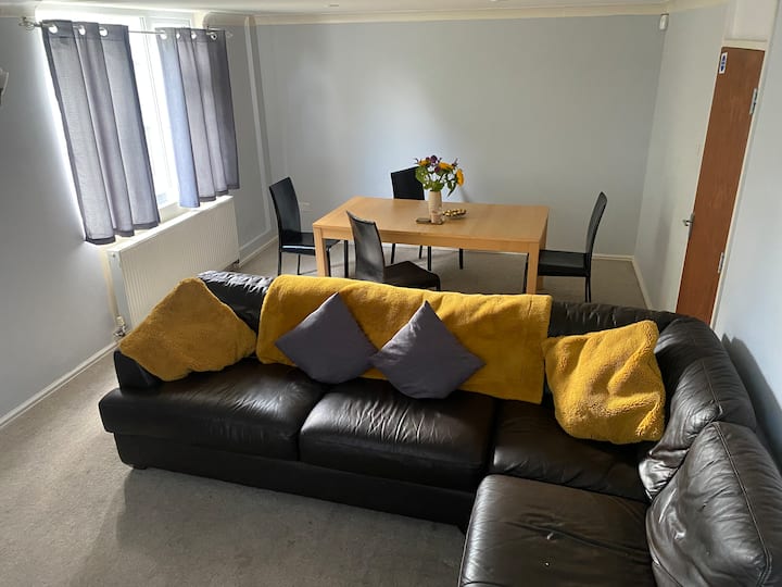 Spacious 2 Bedroom Home - Coventry