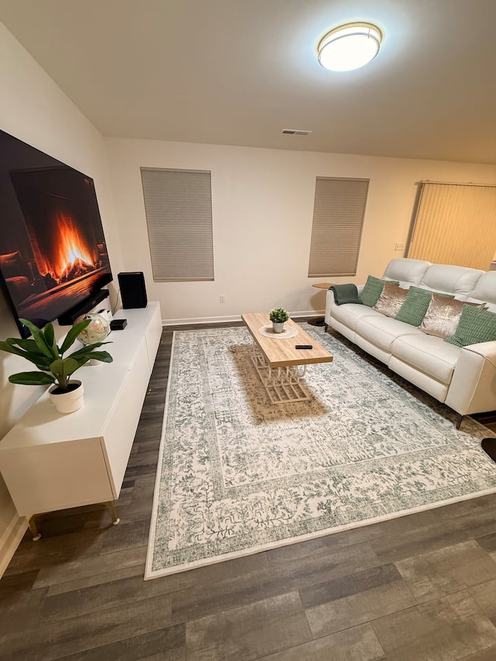 Furnished, Well Maintained, Newly Built Home - Lexington, NC