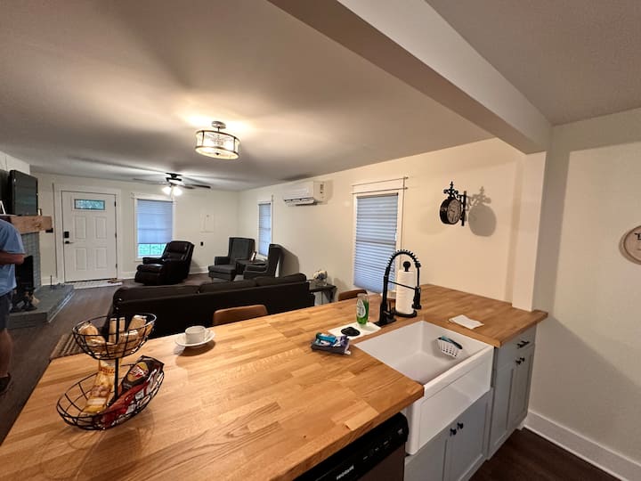 Farm Stay Near Beautiful Lake Guntersville - Alabama