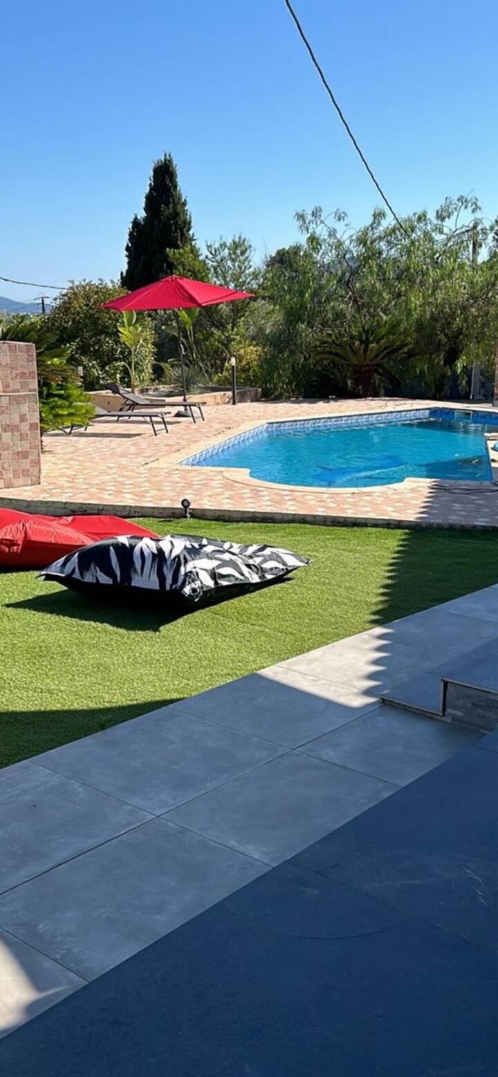 Charmante Maison 8 Personnes - Cuers