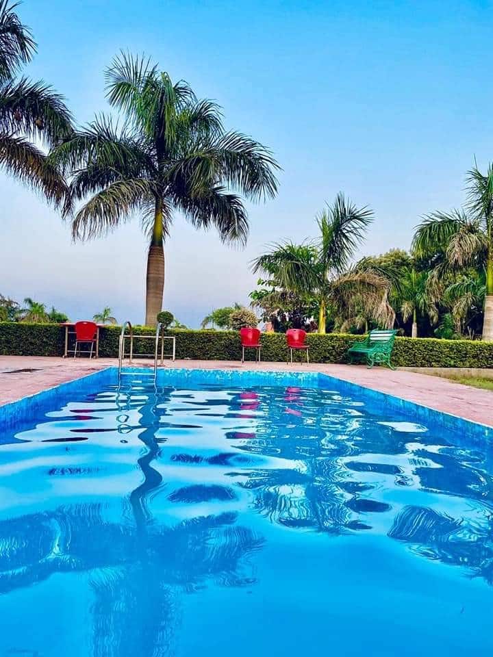 5bhk Infinity Pool Farm I Near Gurgaon I Sohnaroad - Gurugram