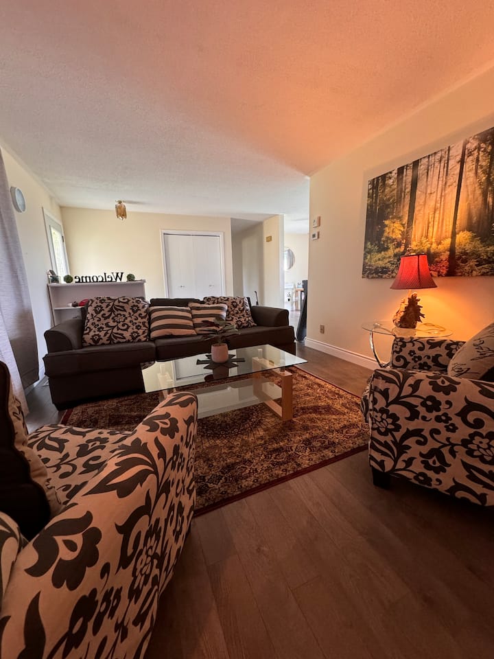 Luxury House 3 Bed/1 Washroom - Newcastle, ON, Canada