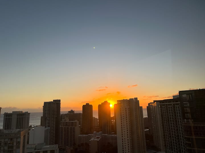 Sleep 6 Panoramic Ocean View 38th Fl - Honolulu, HI
