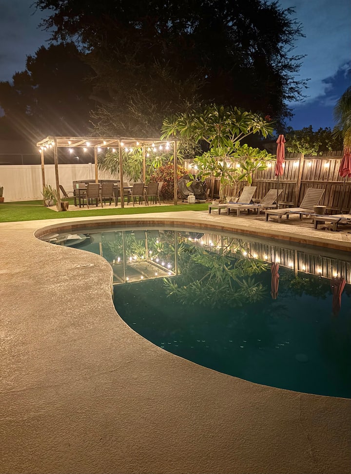 Family Luxury Beach Getaway - Indian Shores, FL