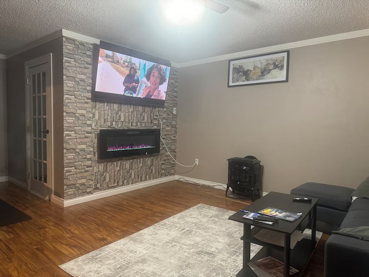 Stay With Kay
Amazing One Bedroom - Great Slave Lake