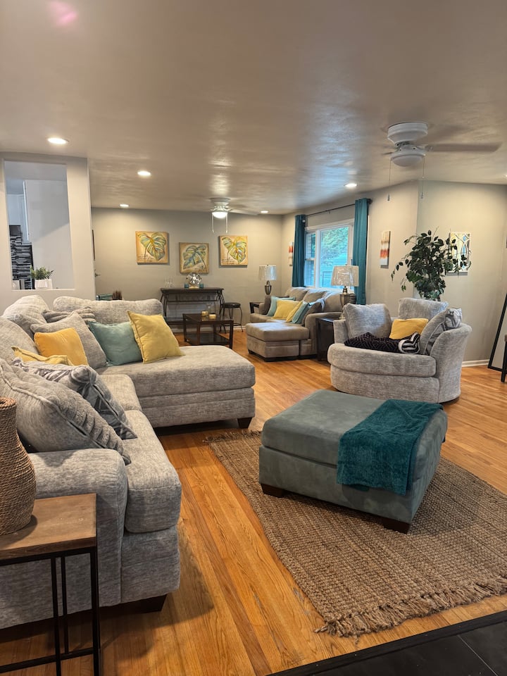 Large Brick Ranch Full Of Fun! - Rockford