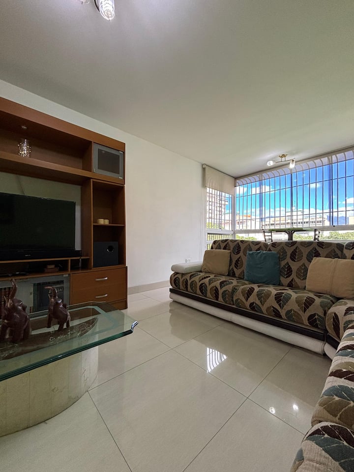 Comfy And Central Apartment In Ccs, Montalbán - Caracas
