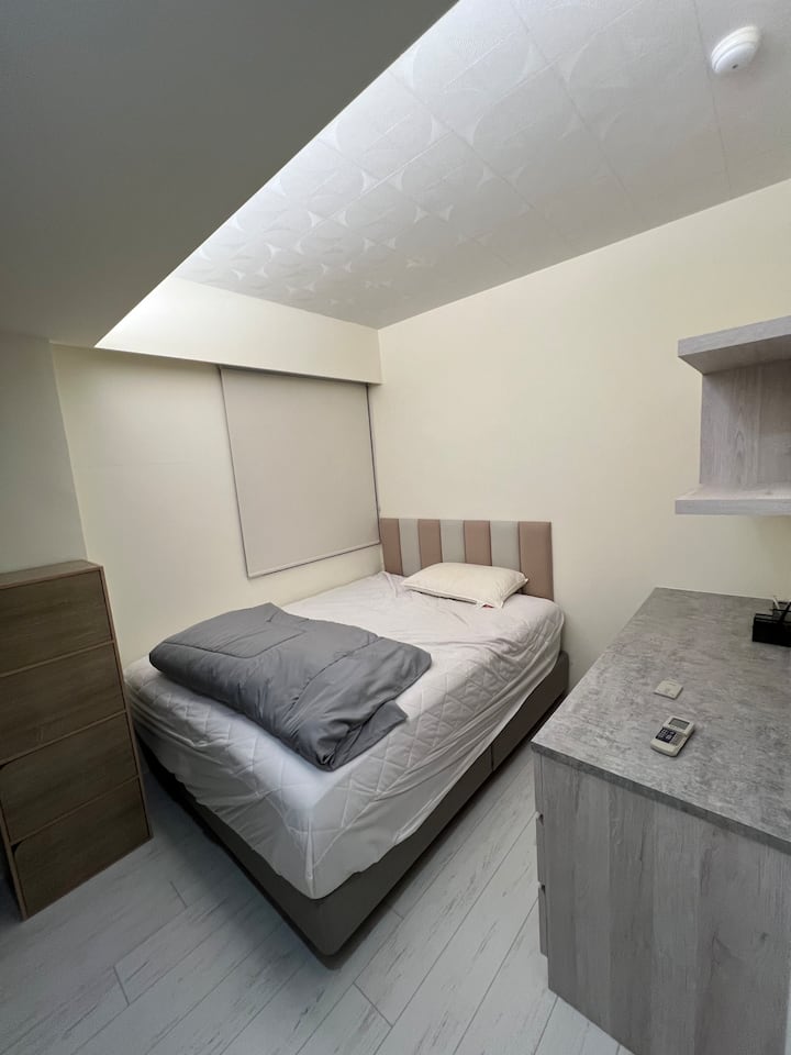 Cozy Room In Xinyi Center - 內湖區