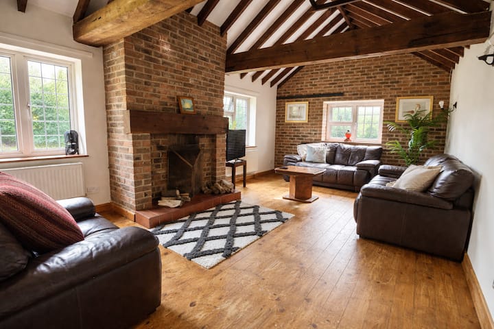 Cosy New Forest Cottage | Sleeps 12 | Dogs Welcome - Southampton