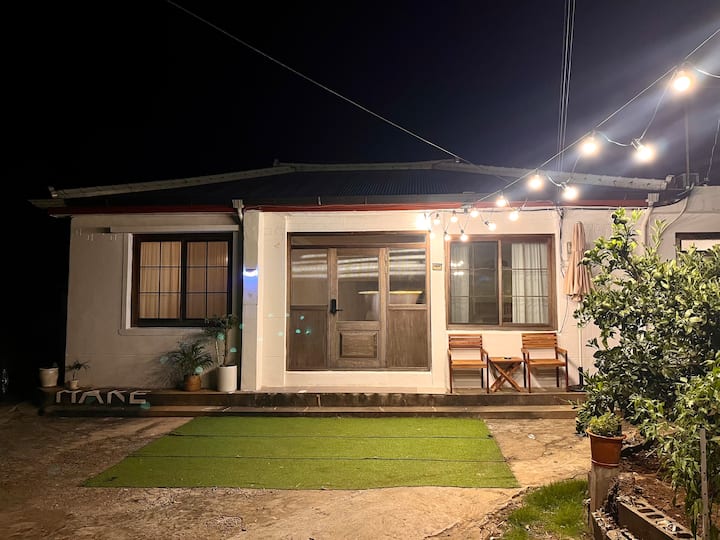 [제주 서귀포 남원읍] 귤밭 뷰 독채 <스테이 미뇽/Stay Mignon> - Jeju-si