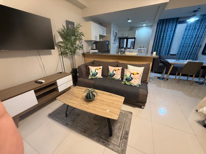 Afamilygreenbelt Hamilton1br Makati - Makati