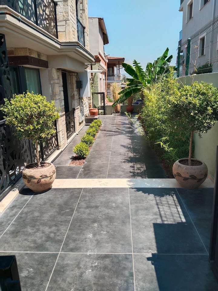 Yenifoça'da 1+1 Apart Oda - Aliağa