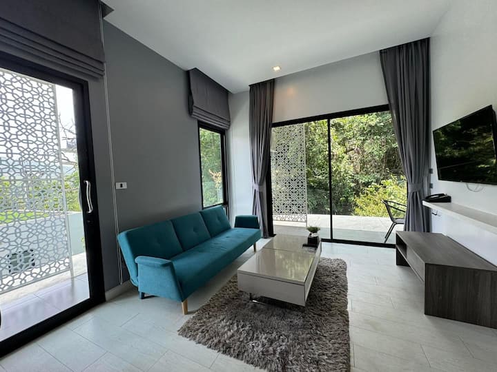 1 Bedroom Apartment In Nai Harn - Kata Beach