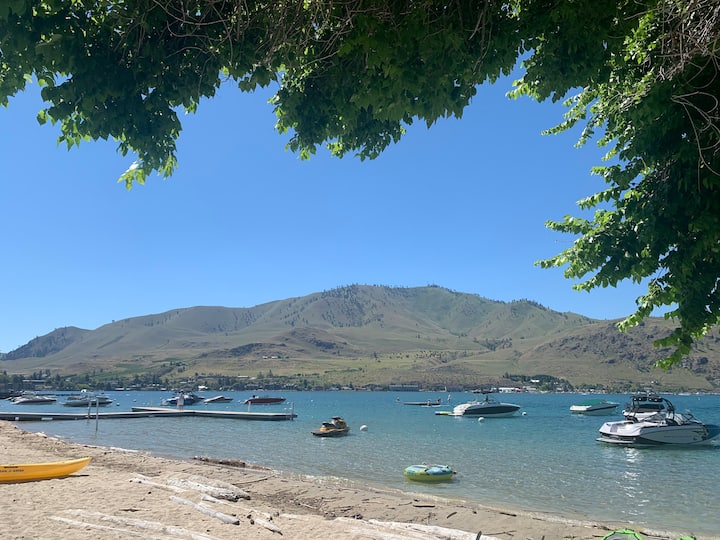Lakefront Condo At Spader Bay Prime Summer Dates - Chelan, WA