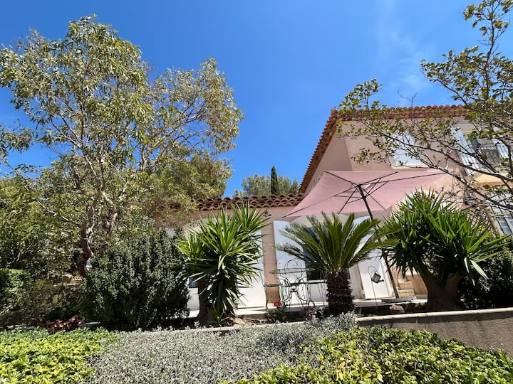 Maisonnette 2 Pièces Avec Terrasse Vue Jardin&mer - Bandol