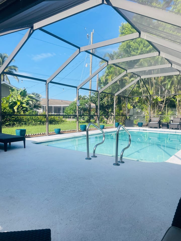 Relaxing Place With Pool - Cape Coral, FL