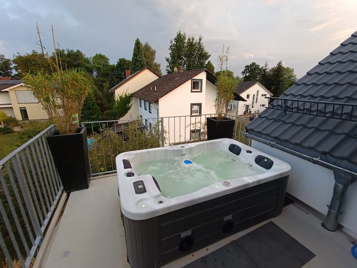 Zimmer In Böhringen; Ruhige Lage, Whirlpool - Germania