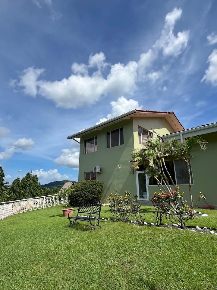 Finca Acogedora, Espaciosa Y Llena De Naturaleza - Panama