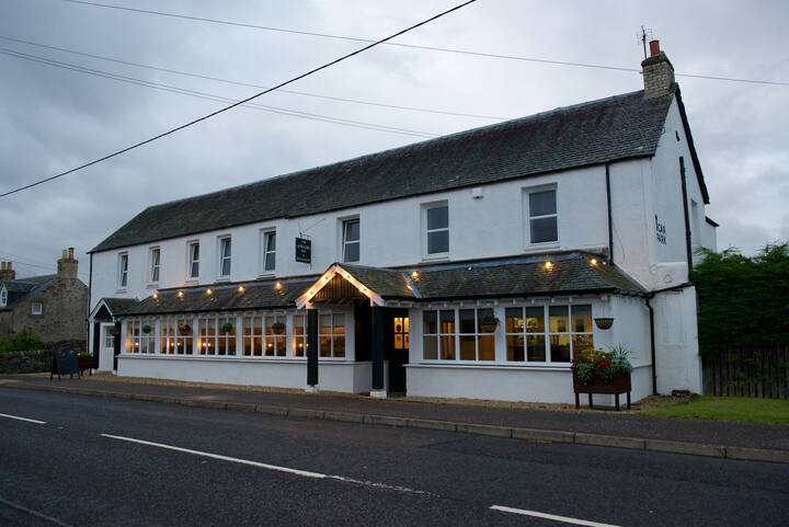 Room 4 At The Anglers - Dunkeld