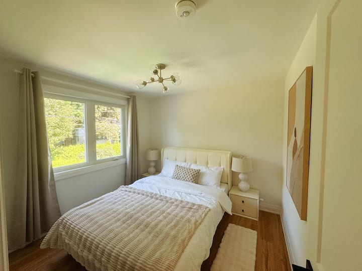 Stylish Private Room Near Algonquin College - Ottawa