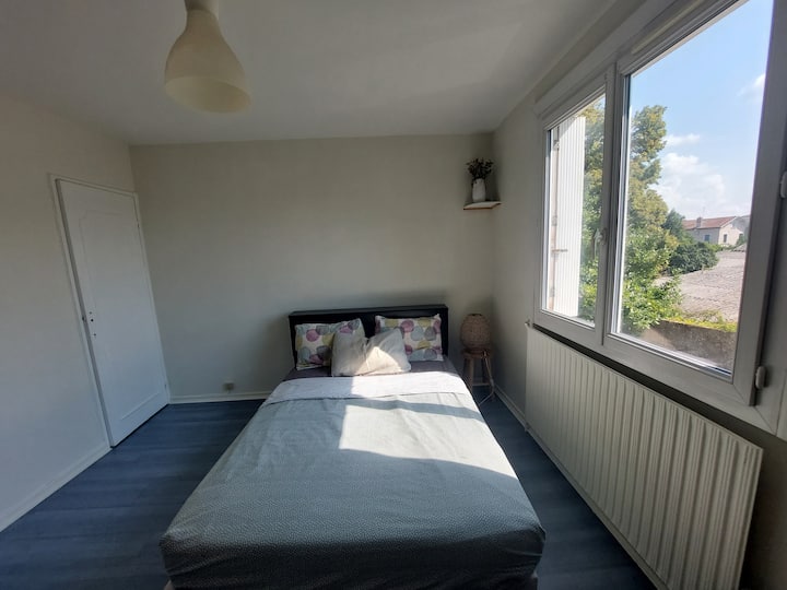 2 Chambres Dans T3 Disponible - Vaulx-en-Velin