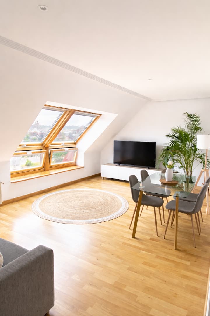 ÁTico Privado: Calma, Luz Y Desayuno En Oviedo - Oviedo