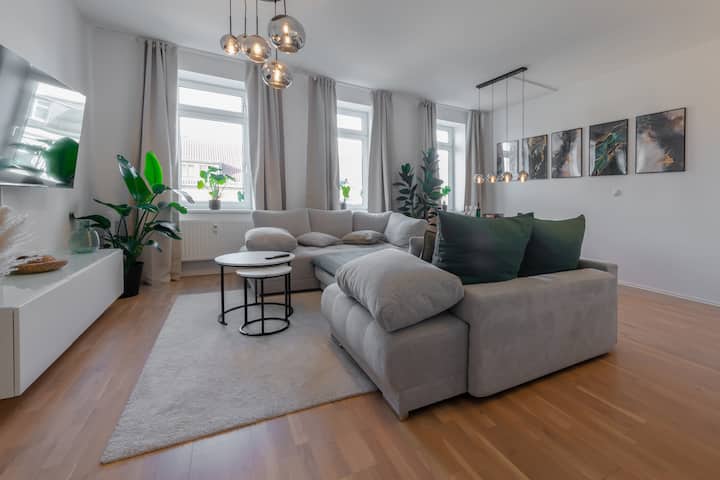 Luxus 2 Zimmer Apartment Mit Stellplatz Und Balkon - Leipzig