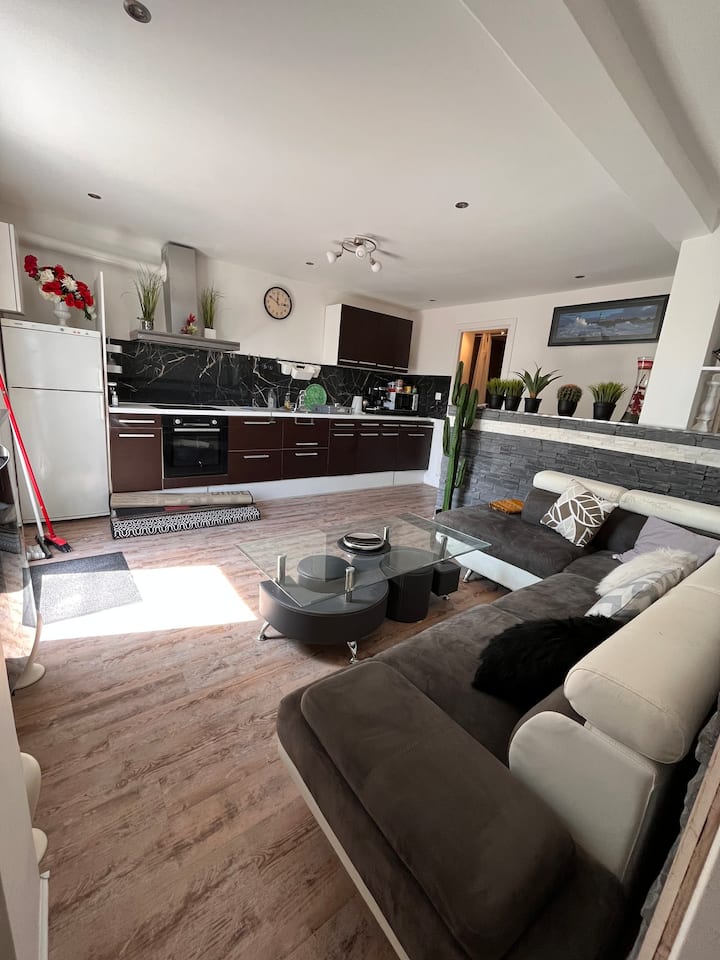 Appartement Cosy Avec Terrasse - Villepinte