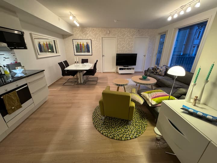 Sentral, Moderne Leilighet Med Veranda - Bergen