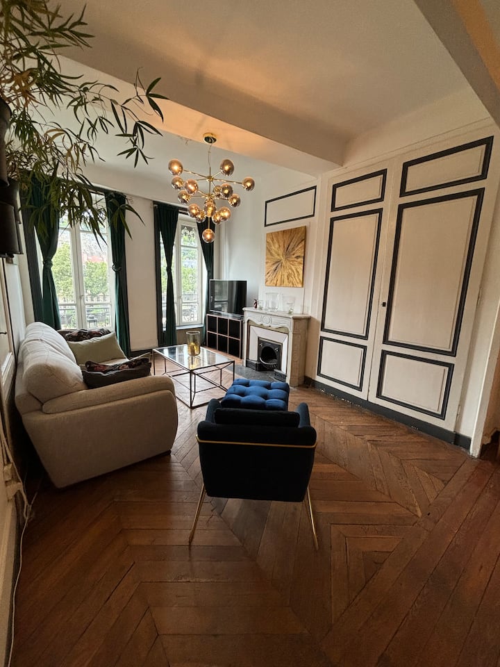 Traditional French Apartment With A Great View! - Lyon