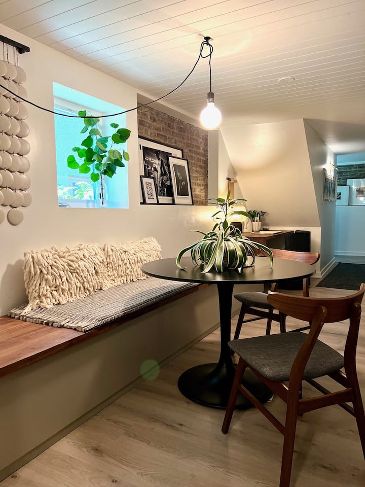 Calm+stylish Oak Park Garden Apt 20min To Downtown - Oak Park, IL