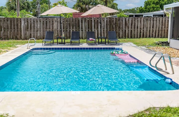 Turquoise Waters Pool Home >2 Mi To Arts District - Melbourne, FL