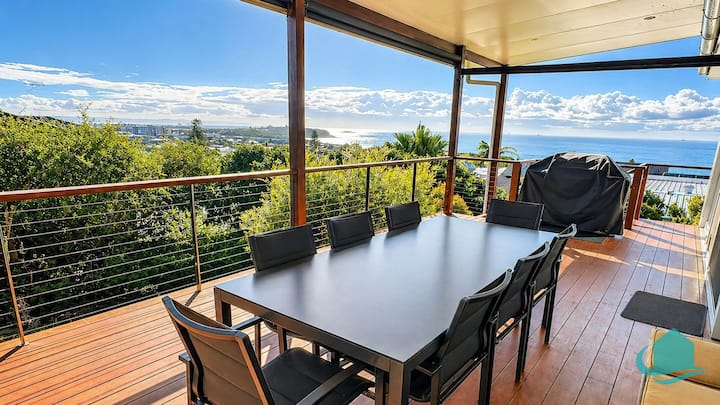 Caves Cottage - Elevated Home With Ocean Views - Caves Beach