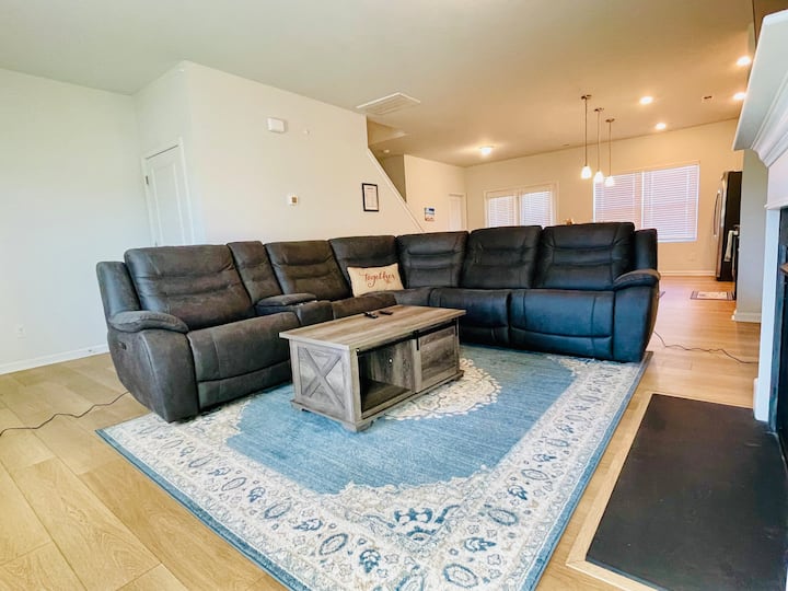 Luxury Living! Peaceful,comfort And Spacious - Winston-Salem, NC