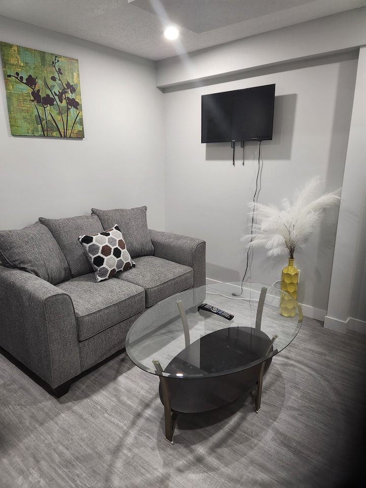 Cozy 1br Suite | Fast Wi-fi | Netflix - Saskatoon