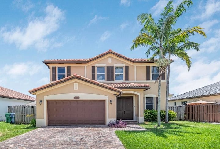 Lauger's Paradisio - Florida City, FL