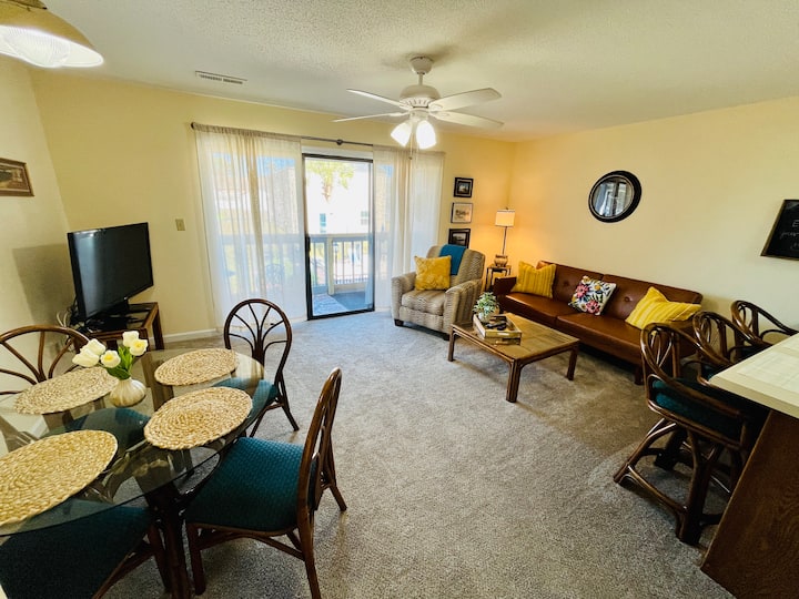 Romantic Surfside Beach Getaway - Surfside Beach, SC