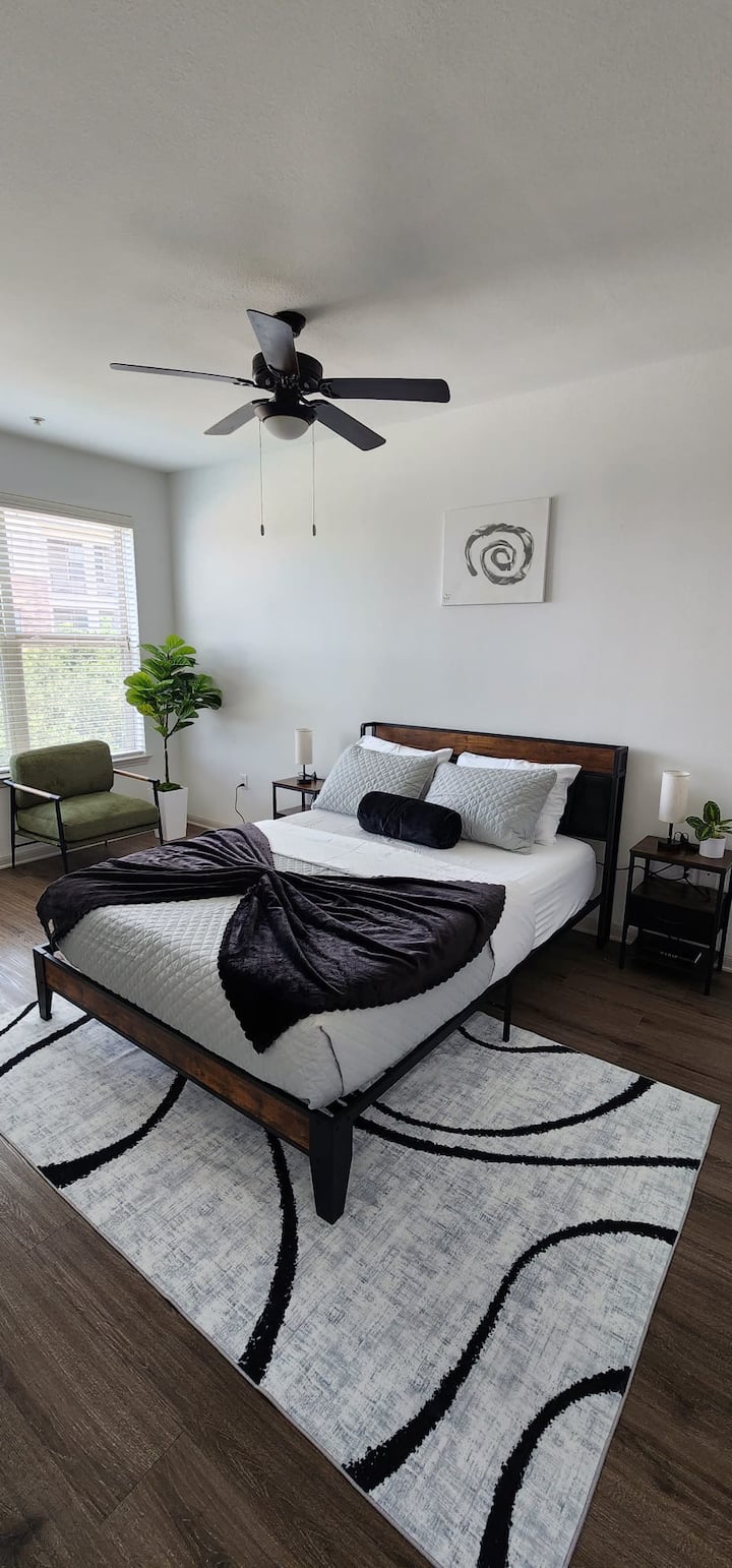 Affordable Luxury - Frisco, TX