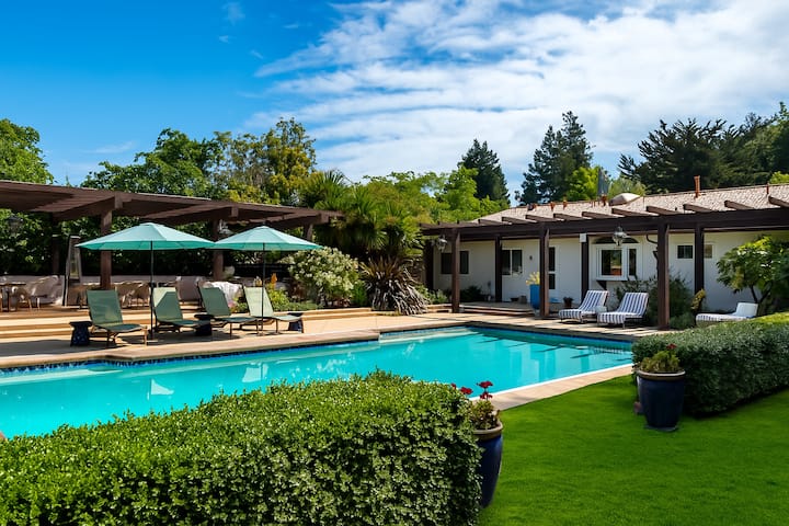 2-acre Creek Estate: Pool, Spa & Firepit - Capitola, CA