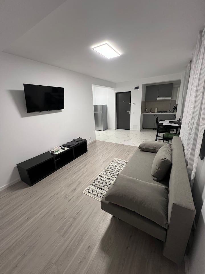 Everest 33 Ap2 - Bucharest