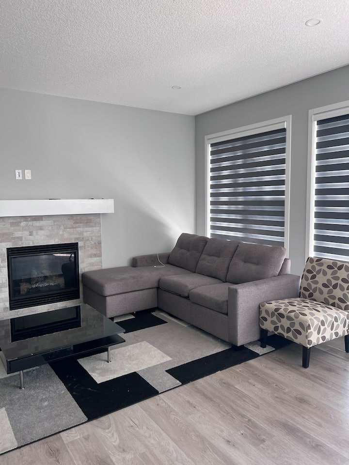 You Will Have A Cozy Bedroom - Airdrie