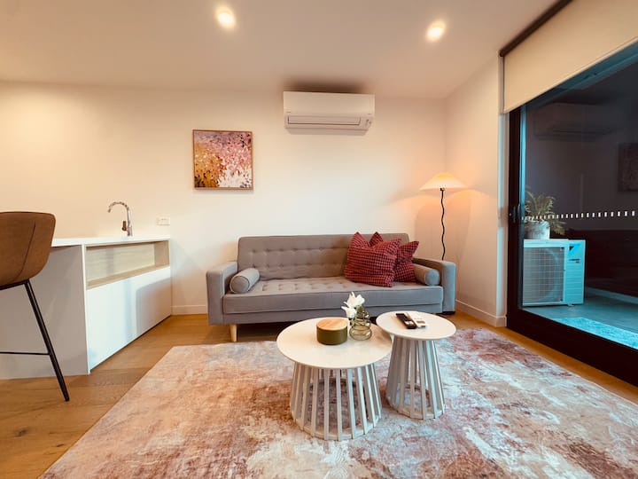Cozy 2br In Box Hill Central - Box Hill