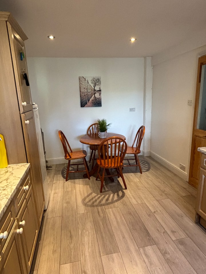 3 Bedroom Town House. - Reading