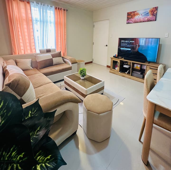 Affordable - Comfy 3br House With Pool - Angeles